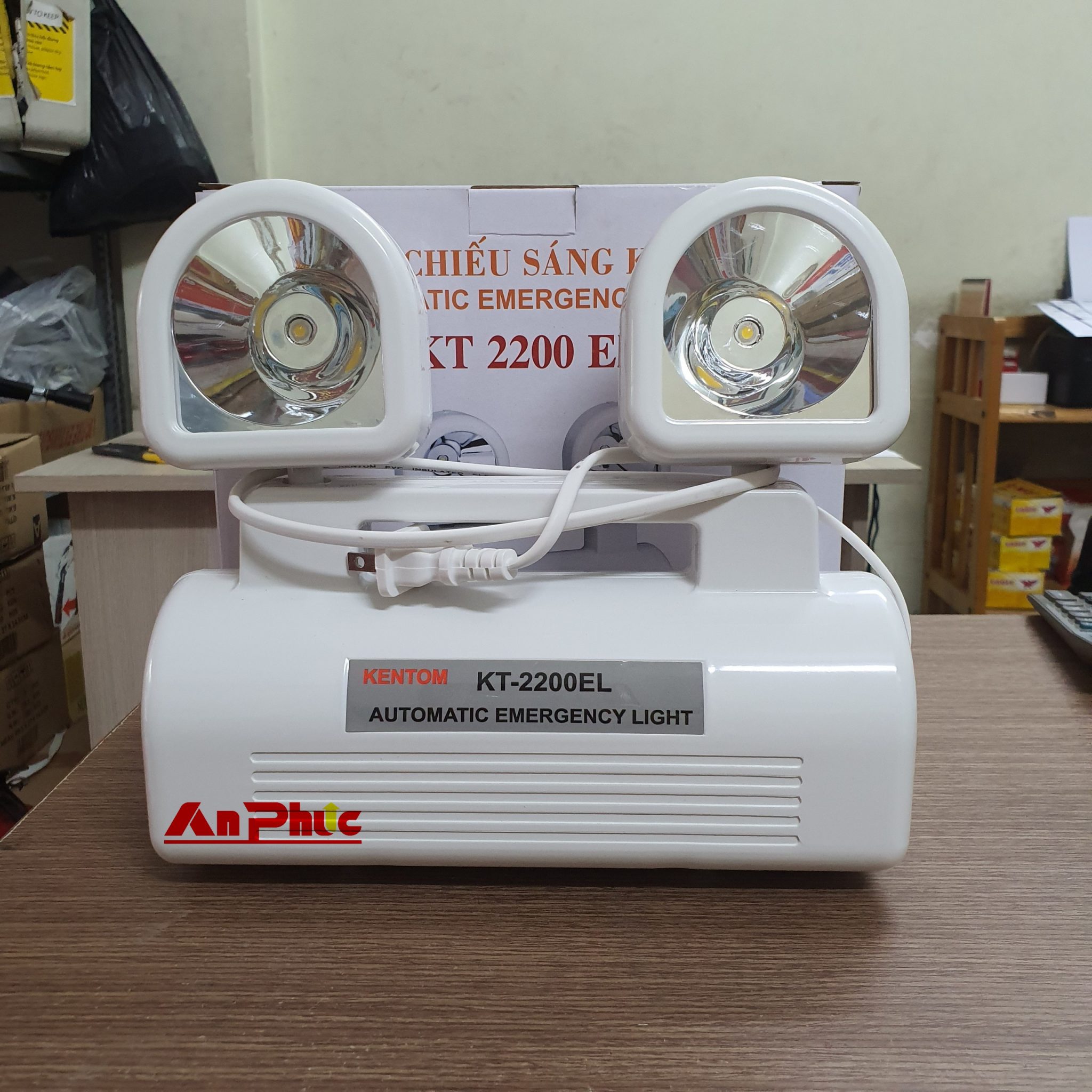 Đèn chiếu sáng sự cố Kentom KT-2200 EL dùng chiếu sáng khẩn cấp